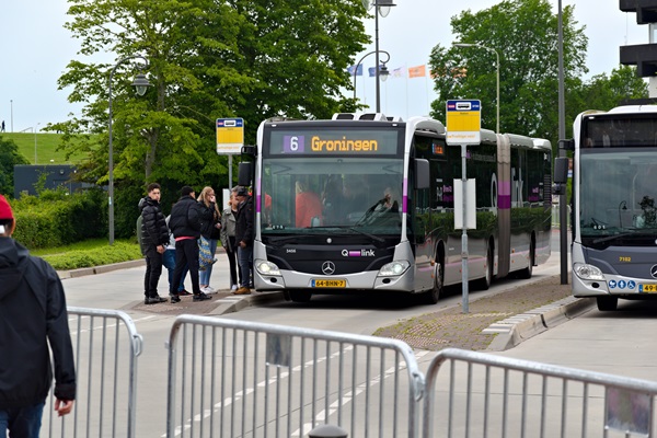 Twaalf procent Nederlanders kan reizen met het OV niet of amper betalen ...