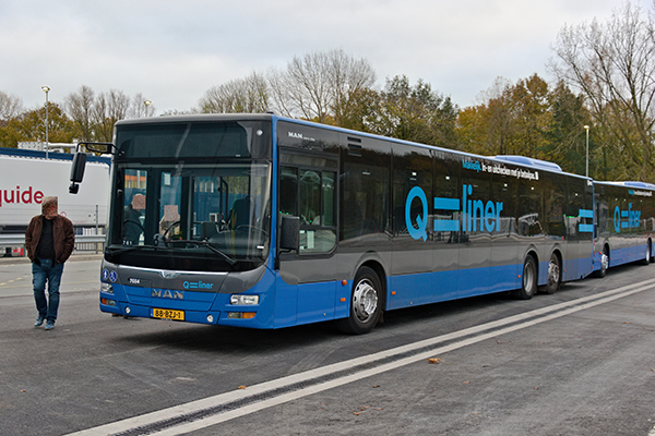 Qbuzz huurt Arriva Touring in om bussentekort - OV Nieuws GD