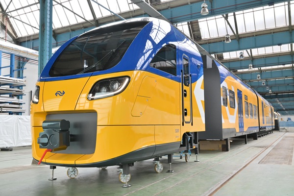 Dit is de nieuwe dubbeldekker van de NS - OV Nieuws GD